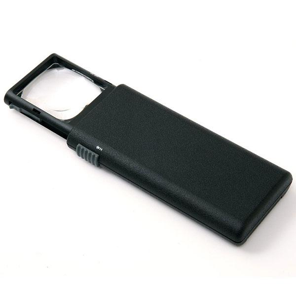 歪みを抑える非球面レンズを採用し、より鮮明に見ることが出来ます・倍率は5倍・ポップアウト式ワンタッチで手軽に開閉、収納が出来ます・ボタンを上にスライドするとレンズが飛び出し、LEDライトが点灯[主な仕様]寸法サイズ(約)：51×16×158...