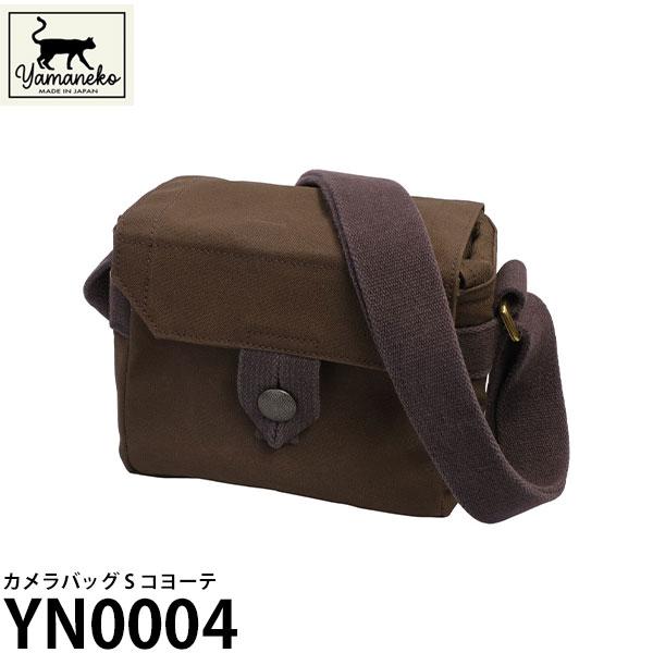 鎌倉にある小さな工房で、オーナーでありデザイナー、縫製職人の甲州氏がひとりビンテージミシンと向き合って全ての工程をひとつひとつ手作りで仕上げることで生まれました。ビンテージミシンで一つ一つ丁寧に仕立てており、工場生産品にはない特別な仕上がり...