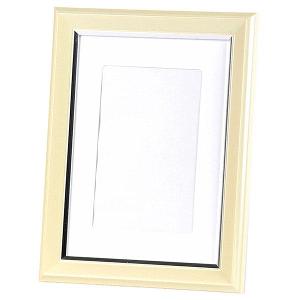 内面の銀色のアクセントが大切なお写真を気品高く引き立てるカラー遺影額縁お写真の雰囲気や飾る場所に合わせて選べるよう、ピンク、ラベンダー、クリーム、グレー、ブラックの5色をご用意樹脂製フレームを使用し軽量にすることで持ち運び時の負担を軽減Ｌと...