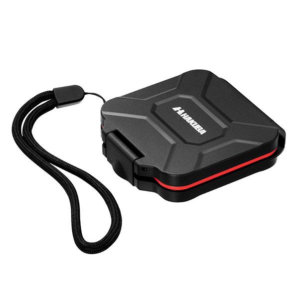 SDカード4枚とmicroSDカード8枚を収納・従来品比約43％スリム化した樹脂製メモリーカードケースです。厚さわずか約17mmながら丈夫なABS樹脂とクッション材で大切なメモリーカードを保護します。・密閉度を高めるシリコン製パッキンにより...