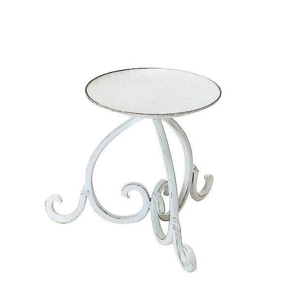 指輪交換のシーンは素敵だけど、せっかくのリングピローをテーブルにおいたままだと、ゲストから見えない場合が・・・少し高くすることで、ゲストから注目される可能性大。リングピローをスタンドに乗せれば指輪交換しやすいですし、挙式後も飾っておけます。...