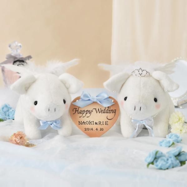幸せを運ぶと言われる縁起の良い人気のぶたさんのウェルカムドールに天使の羽がつきました。ハート型のプレートにお二人のお名前と結婚記念日を書き込めばウェルカムボードになります。ボア生地があらかじめカットしてあるから、間違って裁断する失敗が少なく...