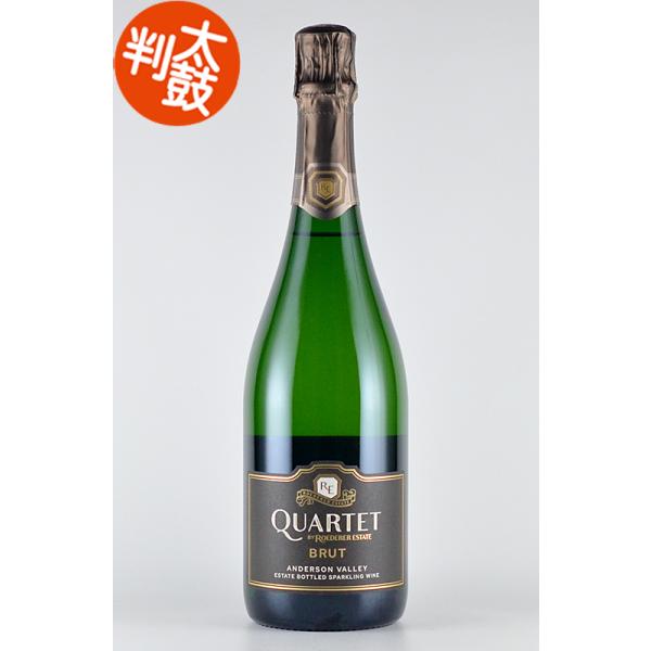 ゴージャスに輝く金色の外観。青リンゴ、洋ナシやヘーゼルナッツのような何層にも感じられる豊かなアロマ。 リッチな味わいとシャープな酸、余韻にはレモンの皮をかじったような心地よい苦みが感じられます。どの要素もきれいにまとまり、とてもエレガントな...