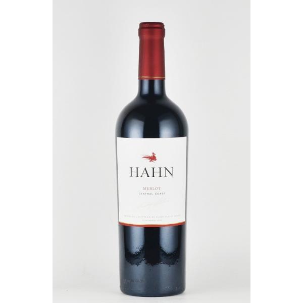 熟したプラムやブルーベリー、ブラックチェリーにココアやスミレのニュアンス。口に含むとタンニンは穏やかで濃厚な果実の風味に甘い香辛料が加わりジューシーな味わいが広がります。余韻にはダークチョコレートやバニラの風味が残ります。ワイン名：ハーン・...