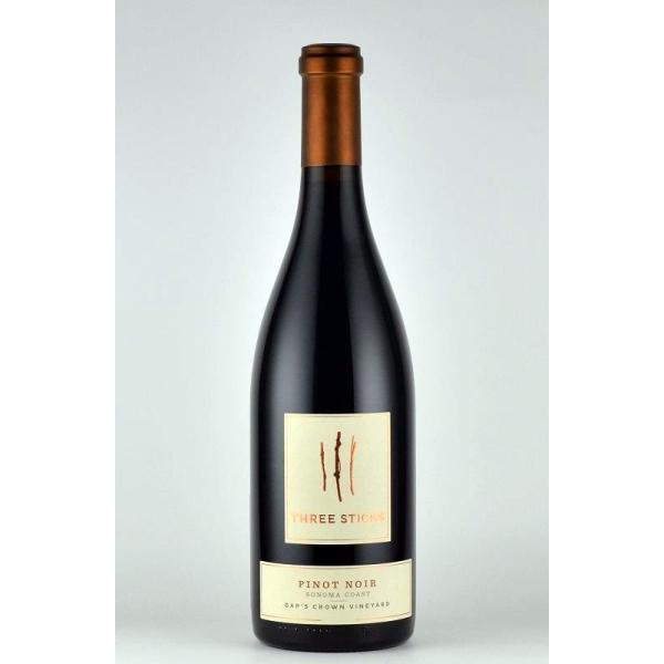 濃く鮮やかな色合い。ブルーベリーやプラム等の果実とフレッシュなクランベリーを中心に爽やかなミントやハイビスカスがほのかに香ります。絹のような質感にダークフルーツとタバコの葉のアクセントを感じ、リッチで美しいバランスと構造を持っています。ワイ...