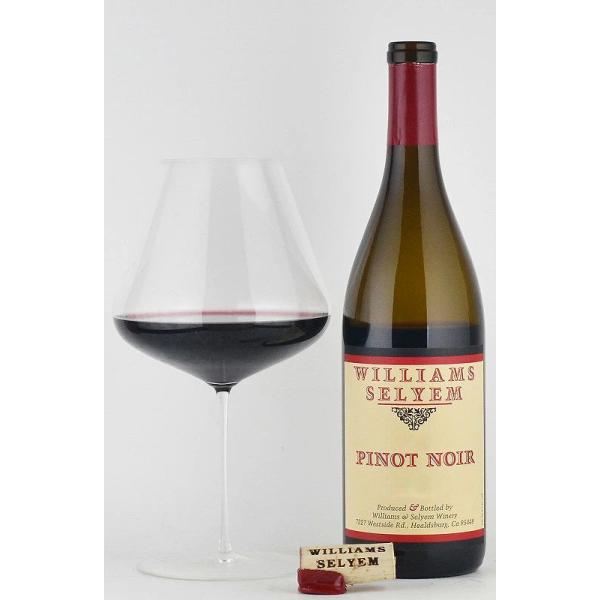 ドライハーブと木のスパイスのニュアンスを持ち、より冷涼感を感じさせる果実のキャラクターの香りがあります。赤いベリーの果実味と黒鉛や杉のニュアンスは芳ばしく、柔らかい酸味とタンニンを持ち合わせ産地の個性をしっかりと表現しています。ワイン名：ウ...