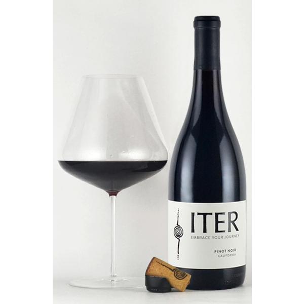 【鮮やかな酸味とまろやかなタンニン】グラスから立ち上がる香りはフレッシュ・ブルーベリーや樽熟成からくる香ばしい香りに満ち溢れ爽快な気分にさせてくれます。オレンジの砂糖漬け、赤いプラム、シナモンのようなスパイスの味わいに始まり、鮮やかな酸味と...