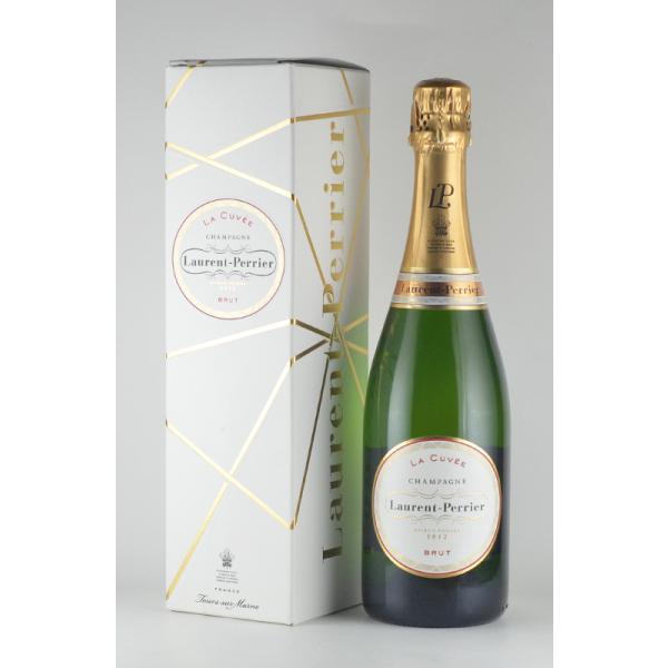 【フレッシュでエレガント】色調は淡い金色で、泡立ちは絹のように滑らかでイキイキとしています。香りはもぎたての柑橘類や、白い花を連想させる繊細な印象が感じられます。後半に、白桃などの白い果肉の果実の香りが広がり、複雑さを感じさせます。フレッシ...