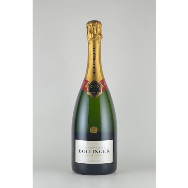 【深みと繊細さ】香りは、アップルコンポートや焼きリンゴの香りにスパイスやブリオッシュなどの複雑なアロマが調和。味わいはしっかりと骨格を感じビロードのような繊細な泡が滑らかさを与え、味わいに活気を感じ絶妙なコンビネーションを演出しています。ワ...