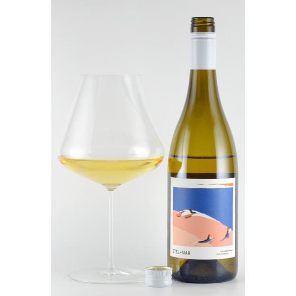 【重たすぎず軽すぎず】完熟の洋ナシ、生き生きとしたシトラスのフレーバーが絶妙なオーク香と交じり合い滑らかなフィニッシュを演出します。絶妙な塩梅の酸が柔らかな果実味を引き締めています。カリフォルニアの爽やかな風を感じるジューシー且つクリスプな...