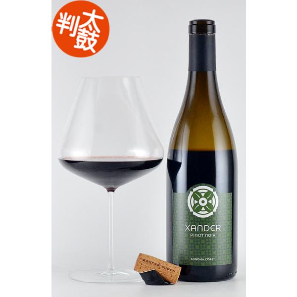 【風味豊かで繊細】ブラックチェリー、杉、香り高いスミレ、トーストしたココナッツ、ベーキングスパイスのアロマが重なり合い、ブラックティーやクローブ、カルダモンを想わせる絹のように滑らかな味わいを支えています。余韻はジューシーで柔らかく、アメリ...