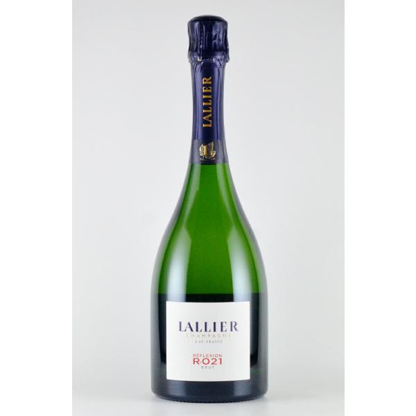 【非常に澄んだアロマ】ピュアでフレッシュな味わいが広がり、繊細な塩味がほのかに感じられます。その後、ピノノワール由来の力強さと、ムニエ特有の柔らかな丸みが際立ち、余韻は長く深みがあり、美しいアロマの熟成感が印象的です。ワイン名： シャンパー...