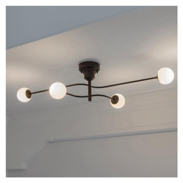 走るように伸びる2本のラインがダイナミックで立体的な空間に走るように伸びる2本のラインがダイナミックで立体的な空間演出をもたらします。 アームの長さに差をつけ、大胆にアールを加えることで視覚的なユニークさを図ったデザインは、ハイウェイジャン...