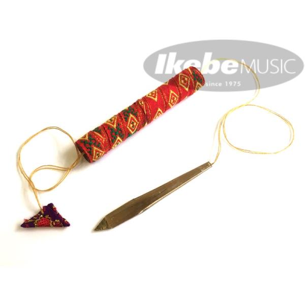 ☆サウンドキング/スタンダード・ダンモイ☆ベトナム製の伝統的な形・サイズのダンモイ（口琴）です。ケースと一体型になっております。サイズ：全長約7.5cm材質：真鍮※画像はカラーイメージです。本商品は入荷時期によりケースのカラー・デザインが異...