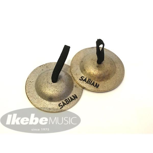 ☆SABIAN/フィンガーシンバル☆セイビアン・ブロンズから生まれた小さなサイズ(直径6cm)の合わせシンバル。ハンド奏法、あるいはビーターによる奏法によって、明るく澄んだベル・サウンドが楽しめます。■2枚1組■専用ポーチ付属イケベカテゴリ...