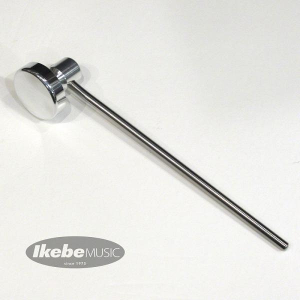 【シャフトはもちろんチタン！ヘッド部はアルミ製のビーター！】チタン・シャフトは、鉄製より重量が約半分で強度が約倍以上、さらにシャフトにしなりがあります。シャフトをチタンに変えると、足への負担を大幅に緩和し、フットワークコントロールがしやすく...