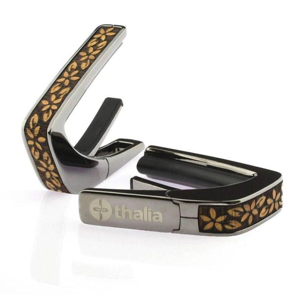 これまでにないデザイン性と機能性に優れたカポタスト『Thalia Capos / タリア・カポ』。従来のカポとは一線を画す、見た目にも豪華なエキゾチック・ウッドやエキゾチック・シェル、彫刻や筐体のメッキ / フィニッシュ / カラーを採用し...