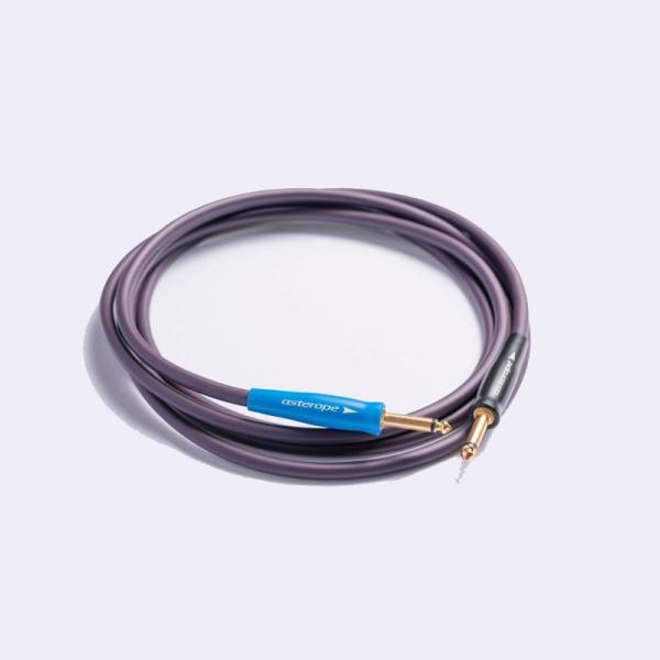 ? Pro Studio Series ?Pro Studio Series は、レコーディング環境での使用を想定して設計されました。特許取得済みの金メッキ単芯コネクター、全面的に張り巡らされた編み込みシールド、信号反射を低減する非金属のコ...