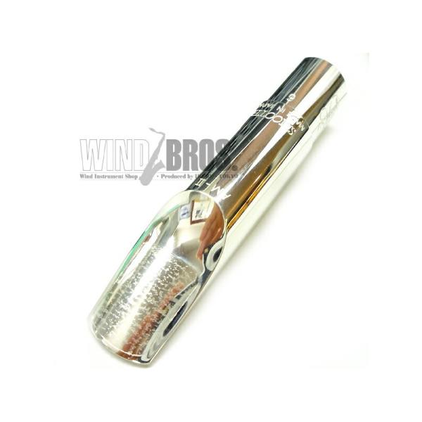// Wood Stone AltoSax Mouthpiece Metal AM-II SMOOTH //ミディアムバッフル。チェンバーは奥に向かって深くなり、バックボアはラウンド型に絞られています。レスポンスも良く、芯があり柔らかく艶の...
