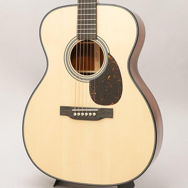 -CUSTOM PROMO FACTORY SPECIAL-広大なファクトリーの中で卓越した技術を持つ精鋭のみが配属を許される20人程の熟練職人が全てハンドメイドにて製作する、現代 Martin の最高峰Martin Custom Shop...