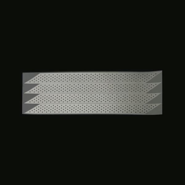 「CLEAR GRIP」は、透明のシリコン素材で、強力な滑り止め効果を持っています。その薄さは、0.1mmでスティックに巻いていただいても、違和感が少ないと感じるようになっています。グリップテープは特にハードなスティックワークやハードロック...