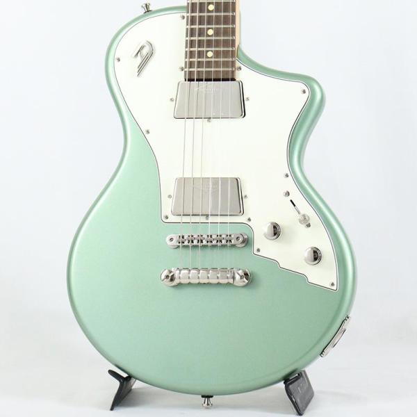 DuesenbergのJULIAを基にしたソリッドボディモデル「Julietta」が新登場！Juliettaは、シンプルな機能性かつ演奏性の高さに富んだモデルです。アルダーボディ、メイプルネック、ローズウッド指板といった王道の組み合わせを採...