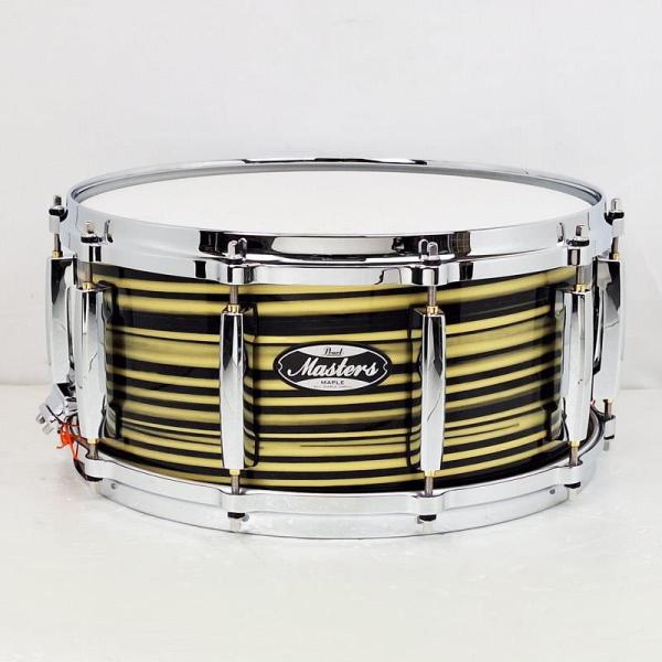 ＜Masters Maple＞パールドラムスサウンドの軸として今なお不動の人気を誇る、パール伝統の6プライ（7.5mm) を採用した、Masters Maple MM6。Mastersシリーズは多くのプロドラマーの名演を支えてきたパールの代...