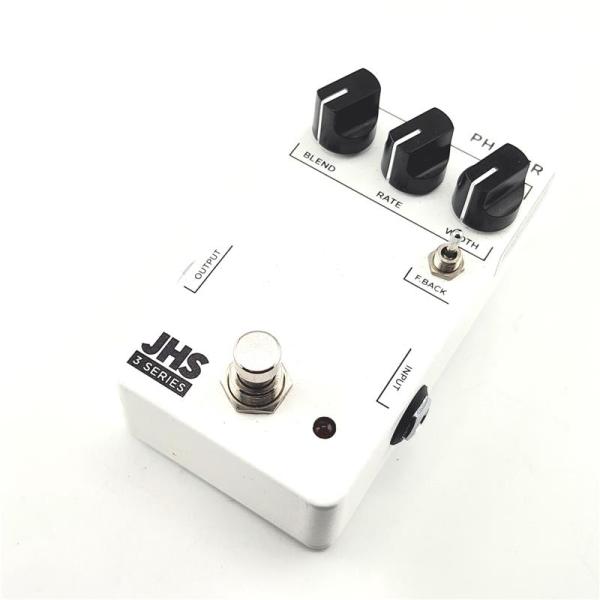 JHS Pedals 3 Series Phaser は、1970年代のクラシックなフェイザー回路にインスパイアされた、多機能で使いやすい６ステージのフェイザーペダルです。期待通りのスタンダードなフェイズトーンを備えていますが、独自のブレン...