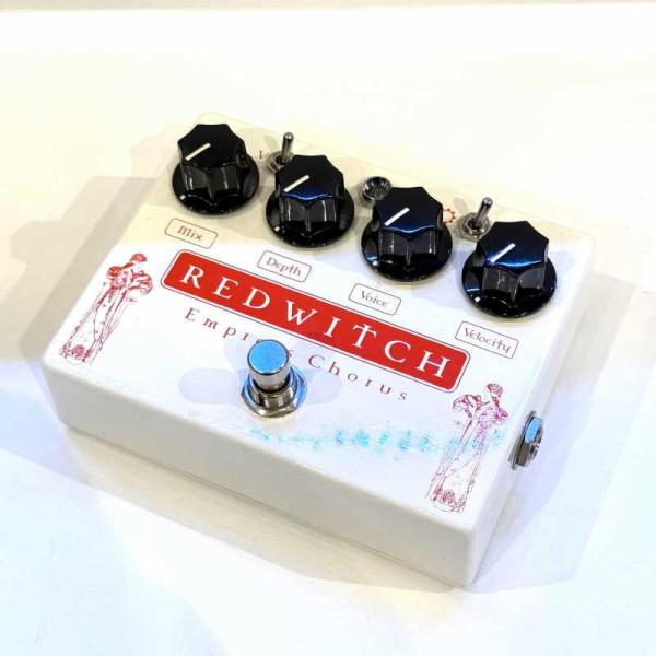 Red Witch Pedals Empress Deus Chorusは、あらゆるアナログコーラスサウンドを生み出す、圧倒的なコーラス・ヴィブラートペダルです。コンパクトなボックスの中に無限大のコーラス・ヴィブラートが収まっています。ステ...