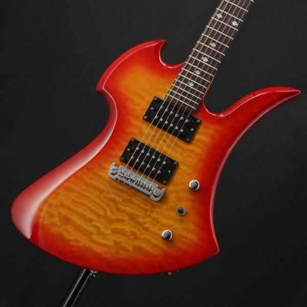 知る人ぞ知るChatting Birdモッキンバードタイプの中古品が入荷！今は亡き変形ギターのエントリークラスを展開していたチャッティングバードブランドのモッキンバードタイプが入荷！オリジナルのハムバッカーを2機、バダス風のブリッジ。1Vo...