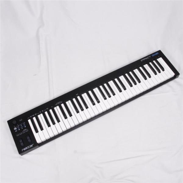 ■商品の状態：使用感あり・細かな擦傷があります。■付属品・元箱・説明書・USBケーブル※中古商品のため、ソフトウェアは付属いたしません。■保証期間：店頭保障1ケ月-----【製品の特長】●コンパクト。パワフル。コントロール。DAW インテグ...