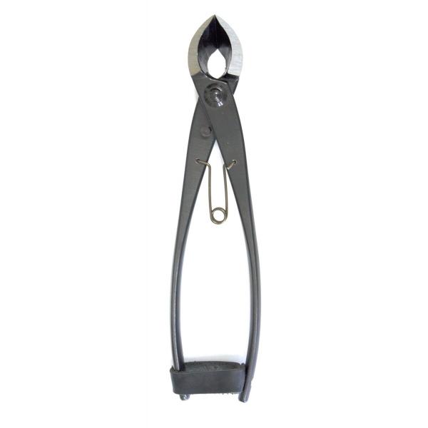 金物の町、新潟県三条市で作られたこだわりの逸品です。ぶどうの固いツルを簡単に切ることができます。  バネ付なので手が疲れにくい設計になっています。 【サイズ】全長：約210mm　刃渡：約25mm　重量：約180g又枝切鋏にバネを付けて使いや...