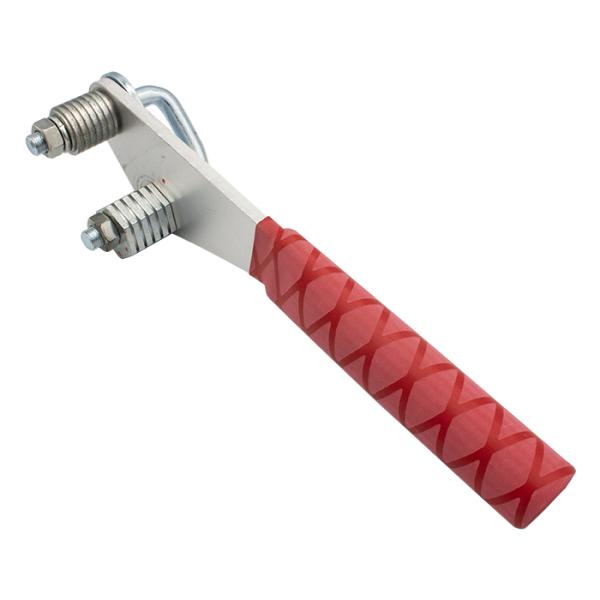 19mm、22mm、25.4mm、31.8mmのパイプ径に対応したパイプ抜き差し器です。耐雪型・農業用大型ハウスの支柱・パイプサイズ(31.8mm)対応品です。六角コマの位置によって対応パイプ径を変更します。全長約320mm、重量約900g