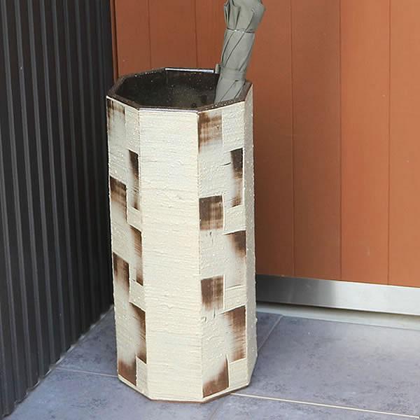 傘立て 信楽焼 かさたて 陶器 信楽焼かさたて 陶器傘立て 和風傘立て やきもの 傘たて つぼ ツボ しがらき 傘入れ 新築祝 結婚祝 開店祝 玄関 インテリア 収納＜ 品名・品番 ＞信楽焼　ショコラ八角傘立て　kt-0209＜ サイズ・重...