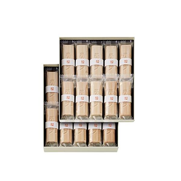 ふくよかな求肥（もち）入りの餡を、米どころ近江の糯米を使った芳ばしい種ではさんでいただく手づくり最中。たねや初伝、ゆるぎない代表銘菓です。賞味期限：20日ほど