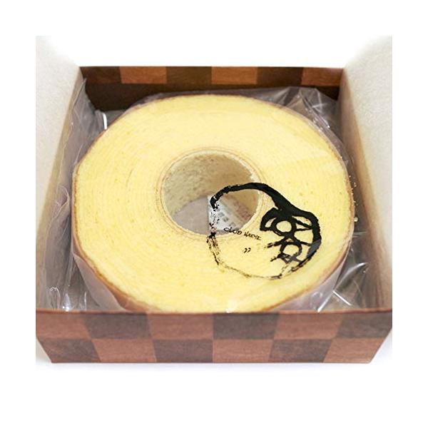 一層一層、職人の手で丹念に焼き上げるこだわりのバームクーヘン。素材への徹底したこだわりと昔ながらの製法を守りつつ、永年工夫をかさねた確かな技で、本当のおいしさを追求し続けています。ふんわりしっとりと深い味わいは、クラブハリエ自慢の一品です。...