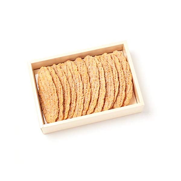 東北地方山間部の原乳を使用したフレッシュバターと 小麦粉生地を２５６層に折りたたみ、一つ一つ職人の手作業に より木の葉のかたちに成形されたウエストの代表作です。サックリとしたパイの食感と白ザラメ糖の歯ごたえが特徴です。●枚数:　１２枚入●サ...