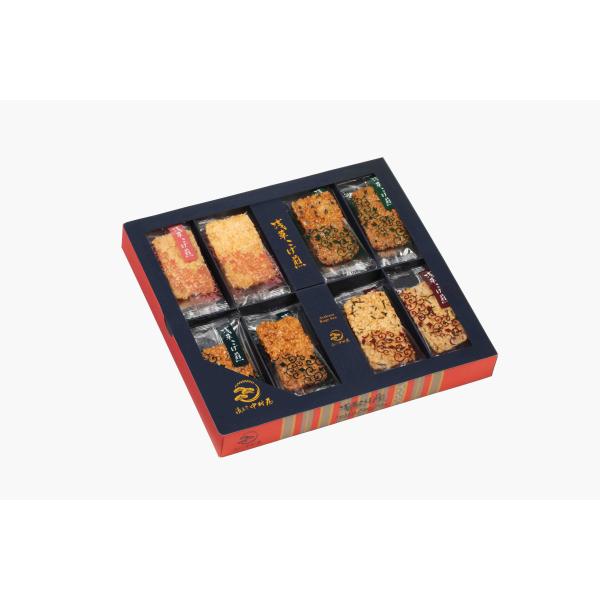 『粒々おこげの風味』  一粒一粒にお米の旨みを残しつつ、薄く焼き上げたおこげ風お煎餅です。カリッとした食感と、香ばしい味わいはつい後をひく美味しさです。賞味期限：製造日を含む常温90日間