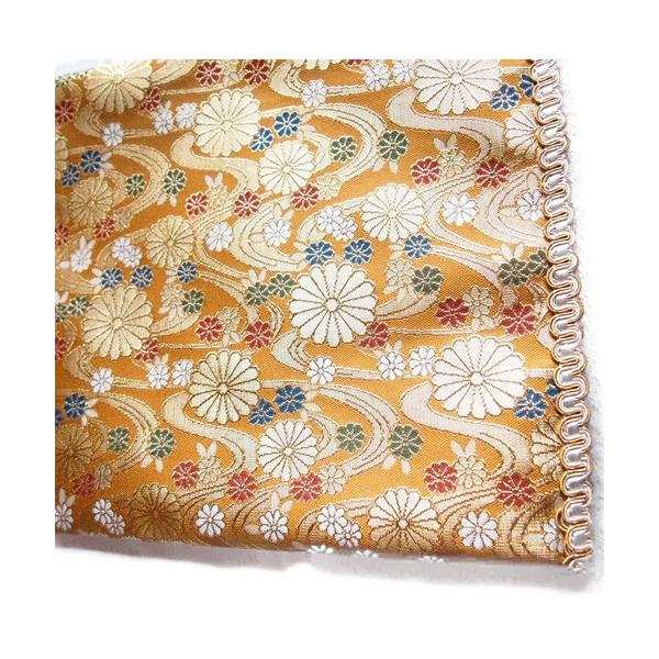 仏具の町、富山県の高岡からお届けします。高品質の経机敷き、テーブルクロスとしても食卓を豪華に彩ります。菊の模様から最近ではカワイイ桜の模様まで近代風に合わせたデザインが人気です。生地はプリントではなく織りの為、模様に立体感があり、良い物であ...