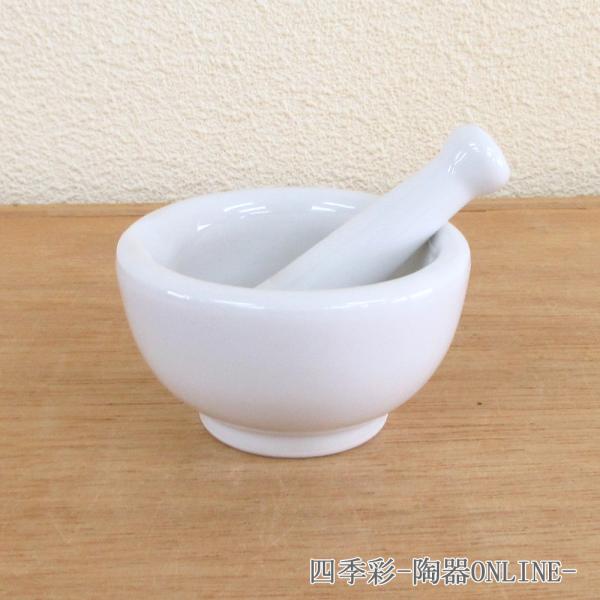 サイズ：鉢W7×H4cm　　　　すりこぎ7cm材質：磁器美濃焼（日本製）電子レンジ食洗器可※寸法・色柄等は焼き物のため多少違いが出る場合があります。