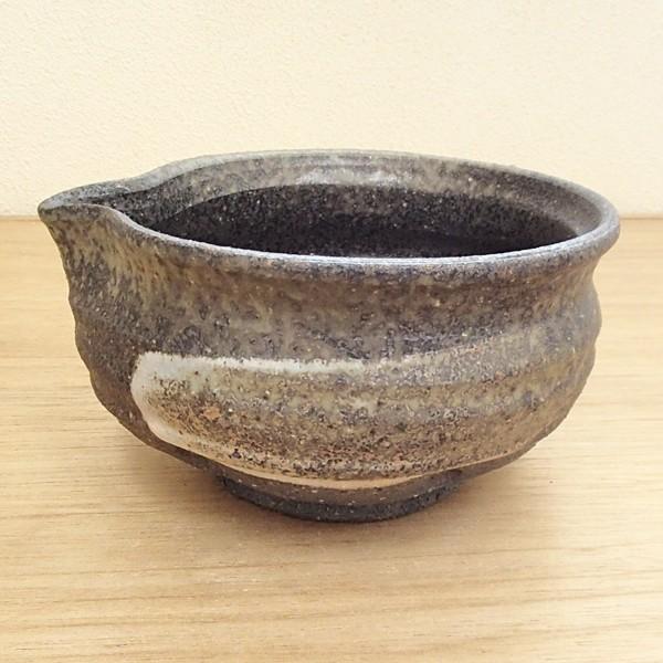 【発売日：2025年04月10日】同シリーズのお猪口で揃えてお楽しみ下さい。サイズ：満水480cc材質：土物製造国：日本製（美濃焼）電子レンジ食洗器可※焼き物のため、色柄・サイズ等に誤差が生じます徳利 冷酒器 片口 朱唐津 冷酒 陶器 日本...