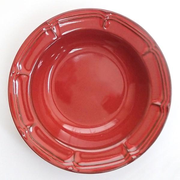 ハンドメイド感たっぷりの大胆なシェイプを、異国情緒あふれる雰囲気で仕上げました。サイズ：W21.7×H5.2cm 満水490cc 重さ510g材　質：磁器製造国：日本製（美濃焼）商品により色の出方に差が出る商品です。白磁の生地に黒い釉薬と赤...