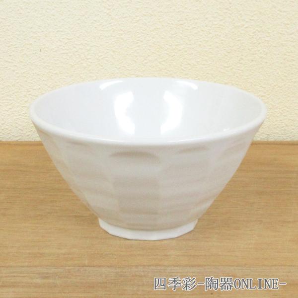 サイズ：W18.5×H9.8cm容量満水1150cc/約682g材　質:磁器製造国：日本製（美濃焼）※電子レンジ食洗機使用可※焼き物のため、色やサイズに多少の誤差が生じます。丼 ラーメン鉢 ラーメン丼 ボウル おしゃれ 白けずり18.5cm...
