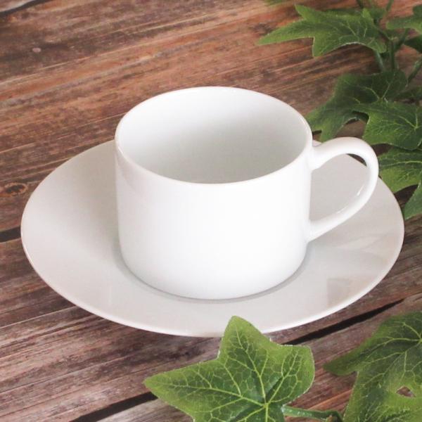 こちらの商品は磁器のなかでも最高の白さと透光性をもった素材である白磁(ピュアホワイト)を使用しています。精製された土を高温で焼成するため収縮率が高く、硬く焼き締まり美しい光沢をもっています。料理が映えるホワイトの色に高級感溢れる光沢をプラス...