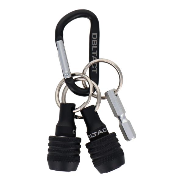 差し込むだけ！ワンタッチで簡単装着！軽量アルミ仕様で驚きの軽さ！便利なカラビナ付！【特長】●6.35mm六角シャンクの各種先端工具の保持に！●持ちやすく操作性が上がる本体形状とローレット仕上げにより、手袋などを装着したままでもビットの着脱が...