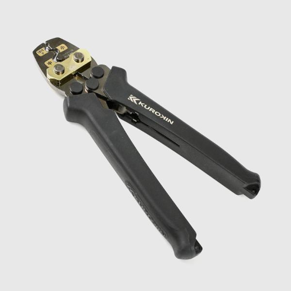 ●独自開発の圧着機構で圧着荷重軽減●作業性を追求した圧着工具●安心して使える高い安全形状●長く使える高耐久設計●作業負担を軽減したグリップ●適応サイズリングスリーブ：1.6×2 小、小、中フジ矢 FC-27-BG KUROKIN 圧着工具 ...