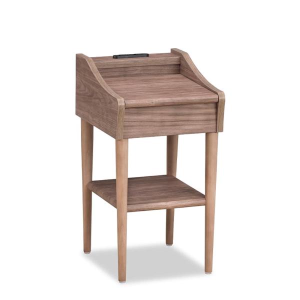 【サイズ】幅30cm ×奥行37cm ×高さ50cm【材質】天然木、プリント化粧板【カラー】グレージュ◆上開きの蓋つきナイトテーブルです。◆すっきりした脚タイプのナイトテーブルです。◆充電などに便利な2個口コンセント付き【配送方法】 (玄関...