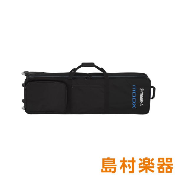 アクティブなステージキーボーディストの活動をサポートするキャスター付MODX8専用ソフトケース。・ペダル、ケーブル類を収納できるポケットを2つ装備・キャスター付・牽引用ハンドル(トップ×1、背面×1)・サイズ/質量: 1430 x 450 ...