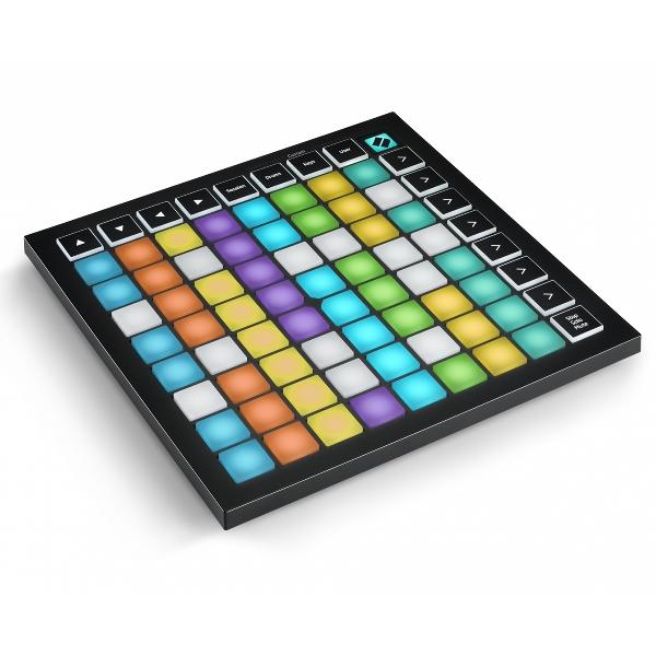 バッグに収まる最もコンパクトでポータブルな 64 パッド MIDI グリッドコントローラー。Ableton Liveで演奏を開始するために必要なコントロールを提供します。カラフルな RGB パッドはクリップやシーンと完全にマッチし、Able...