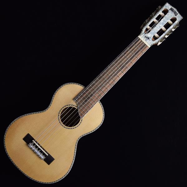 PEARLシリーズは、2013年に生産を開始したMAHALOインドネシア自社工場から初のトップ単板モデルです。職人のこだわりとハンドメイドの繊細さと芸術性を追求したシリーズがようやく販売開始となります。シトカ・スプルース・トップのクリアで反...